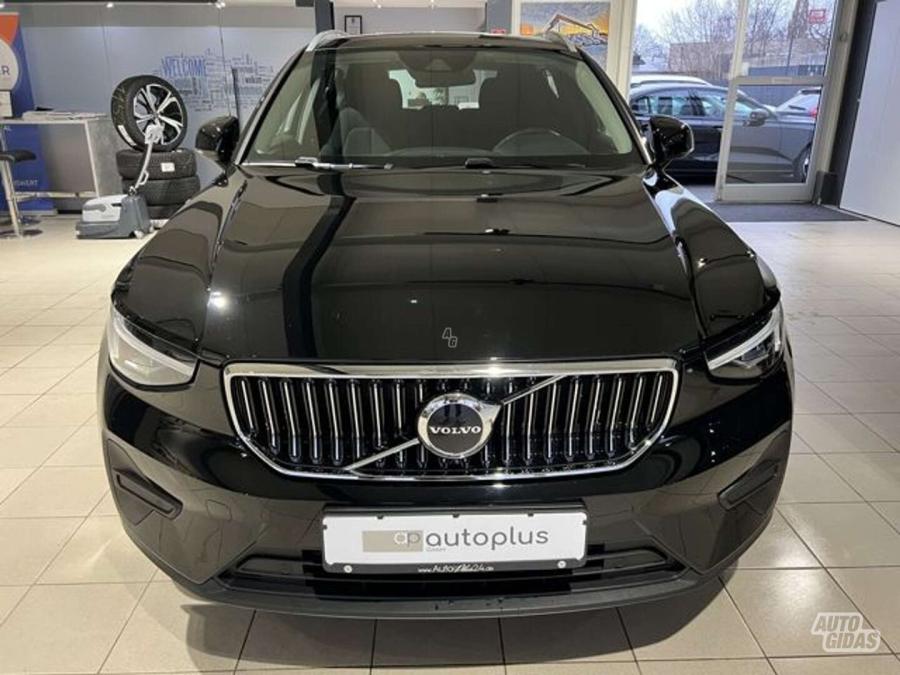 Black Volvo XC40 2022 in Kaunas, with an engine capacity of 1.50 L and mileage of 35 thousand km for 29920 €, photo 3 on AUTOMOTO.COM.LV
