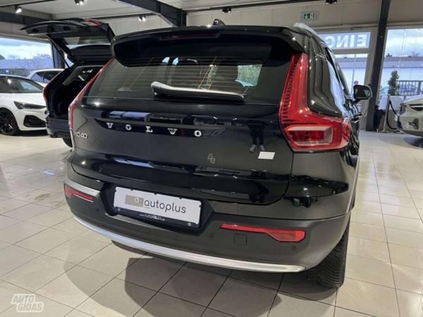 Melns Volvo XC40 2022 Kauņa, ar dzinēja tilpumu 1.50 L un nobraukumu 35 tūkst. km par 29920 €, foto 7 vietnē AUTOMOTO.COM.LV