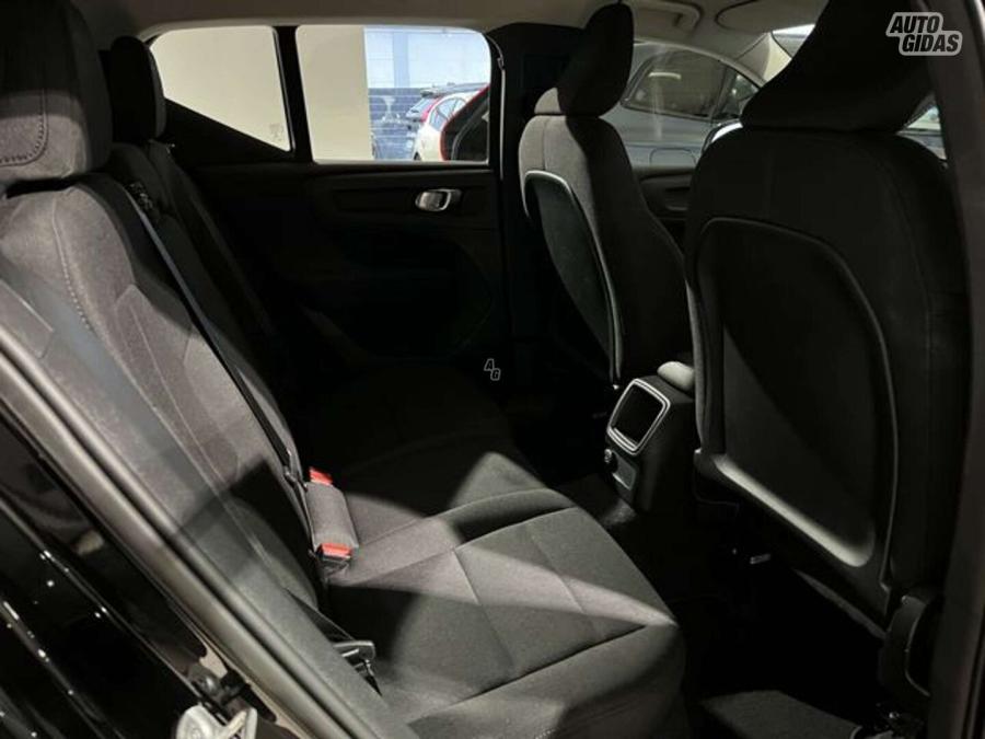 Black Volvo XC40 2022 in Kaunas, with an engine capacity of 1.50 L and mileage of 35 thousand km for 29920 €, photo 13 on AUTOMOTO.COM.LV