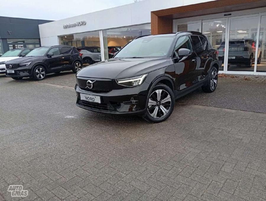 Black Volvo XC40 2022 in Kaunas, with an engine capacity of 0.00 L and mileage of 30 thousand km for 31619 €, photo 1 on AUTOMOTO.COM.LV