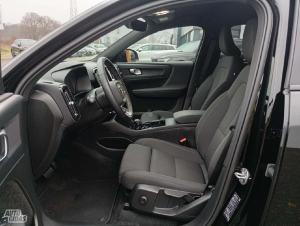 Black Volvo XC40 2022 in Kaunas, with an engine capacity of 0.00 L and mileage of 30 thousand km for 31619 €, photo 11 on AUTOMOTO.COM.LV