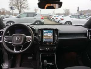 Black Volvo XC40 2022 in Kaunas, with an engine capacity of 0.00 L and mileage of 30 thousand km for 31619 €, photo 13 on AUTOMOTO.COM.LV