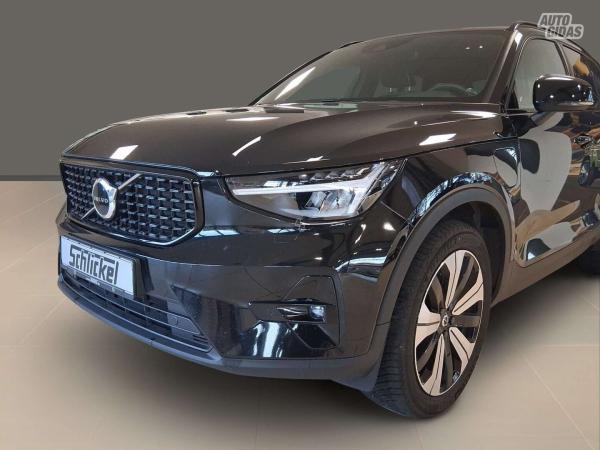 Black Volvo XC40 2022 in Kaunas, with an engine capacity of 1.50 L and mileage of 77 thousand km for 32747 €, photo 3 on AUTOMOTO.COM.LV