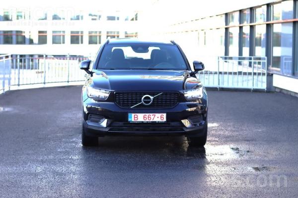 Melns Volvo XC40 2022 Rīga, ar dzinēja tilpumu 1.50 L un nobraukumu 40 tūkst. km par 27980 €, foto 2 vietnē AUTOMOTO.COM.LV