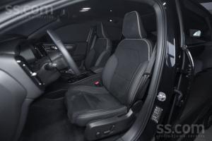 Black Volvo XC40 2022 in Riga, with an engine capacity of 2.00 L and mileage of 19 thousand km for 29999 €, photo 18 on AUTOMOTO.COM.LV