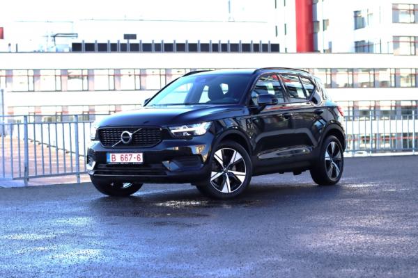 Black Volvo XC40 2022 in Riga, with an engine capacity of 1.50 L and mileage of 40 thousand km for 27980 €, photo 10 on AUTOMOTO.COM.LV