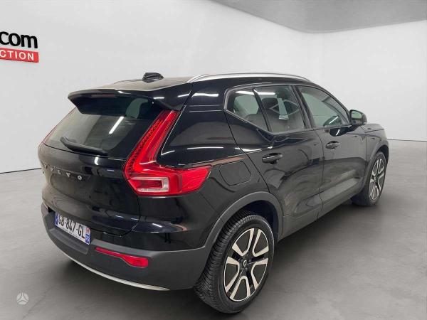 Melns Volvo XC40 2022 Marijampole, ar dzinēja tilpumu 1.48 L un nobraukumu 153 tūkst. km par 16928 €, foto 4 vietnē AUTOMOTO.COM.LV