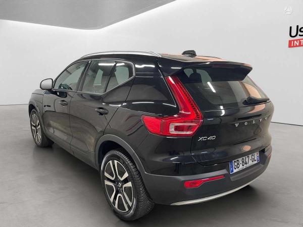 Melns Volvo XC40 2022 Marijampole, ar dzinēja tilpumu 1.48 L un nobraukumu 153 tūkst. km par 16928 €, foto 6 vietnē AUTOMOTO.COM.LV