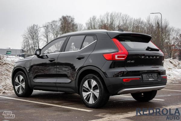 Black Volvo XC40 2022 in Kaunas, with an engine capacity of 1.50 L and mileage of 164 thousand km for 22300 €, photo 6 on AUTOMOTO.COM.LV