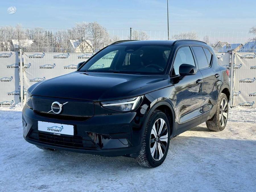 Melns Volvo XC40 2022 Viļņa, ar dzinēja tilpumu 0.00 L un nobraukumu 98 tūkst. km par 22700 €, foto 1 vietnē AUTOMOTO.COM.LV