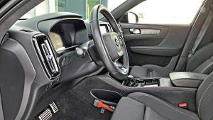 Black Volvo XC40 2022 in Vilnius, with an engine capacity of 0.00 L and mileage of 184 thousand km for 19990 €, photo 27 on AUTOMOTO.COM.LV