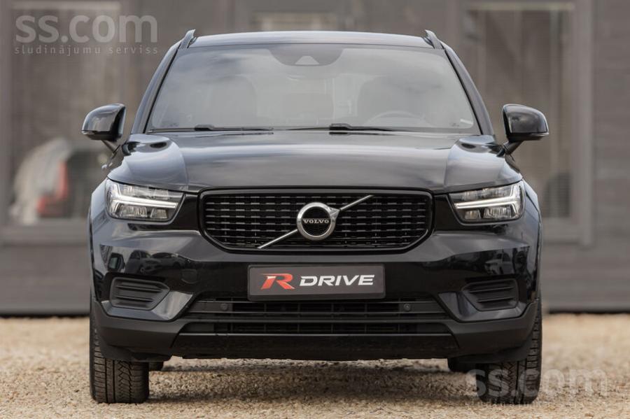 Melns Volvo XC40 2022 Rīga, ar dzinēja tilpumu 1.50 L un nobraukumu 175 tūkst. km par 22500 €, foto 1 vietnē AUTOMOTO.COM.LV