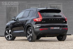 Melns Volvo XC40 2022 Rīga, ar dzinēja tilpumu 1.50 L un nobraukumu 175 tūkst. km par 22500 €, foto 5 vietnē AUTOMOTO.COM.LV