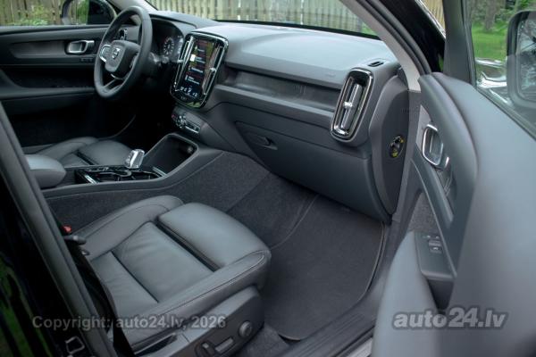 Black Volvo XC40 2022 in Tallinn, with an engine capacity of 1.50 L and mileage of 103 thousand km for 29990 €, photo 9 on AUTOMOTO.COM.LV