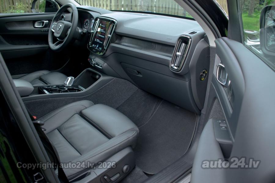 Black Volvo XC40 2022 in Tallinn, with an engine capacity of 1.50 L and mileage of 103 thousand km for 29990 €, photo 10 on AUTOMOTO.COM.LV