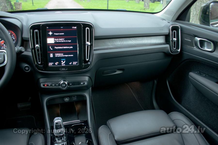 Black Volvo XC40 2022 in Tallinn, with an engine capacity of 1.50 L and mileage of 103 thousand km for 29990 €, photo 14 on AUTOMOTO.COM.LV