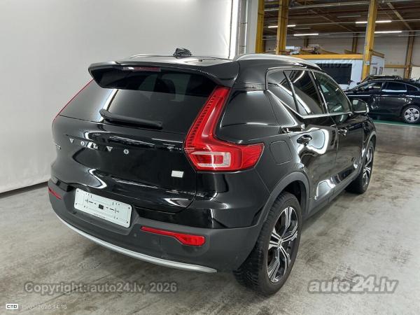 Melns Volvo XC40 2022 Tartu, ar dzinēja tilpumu 1.50 L un nobraukumu 236 tūkst. km par 19500 €, foto 4 vietnē AUTOMOTO.COM.LV