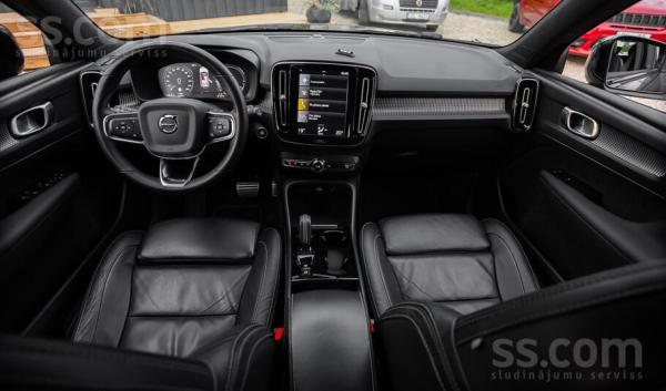 Melns Volvo XC40 2022 Jelgava, ar dzinēja tilpumu 1.50 L un nobraukumu 175 tūkst. km par 22500 €, foto 10 vietnē AUTOMOTO.COM.LV