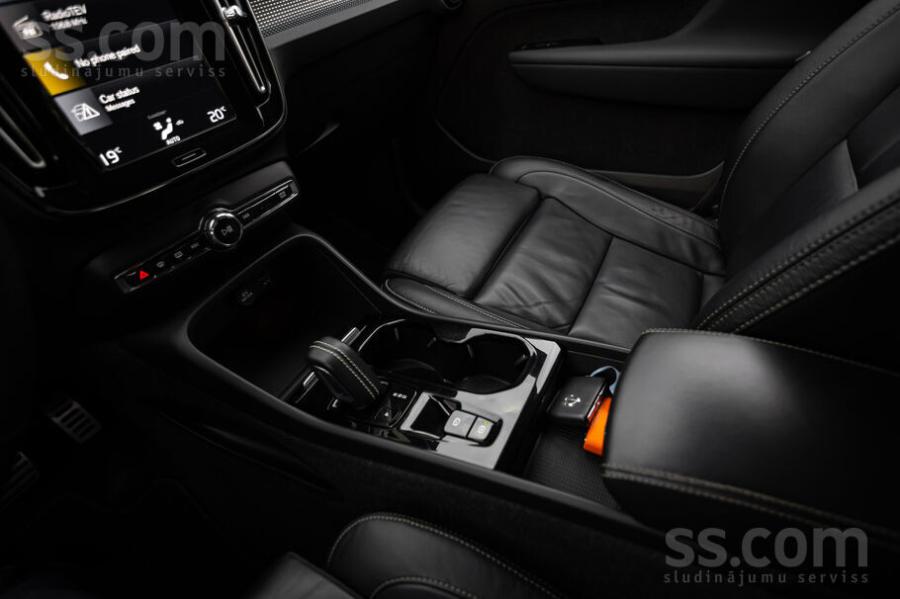 Melns Volvo XC40 2022 Jelgava, ar dzinēja tilpumu 1.50 L un nobraukumu 175 tūkst. km par 22500 €, foto 15 vietnē AUTOMOTO.COM.LV