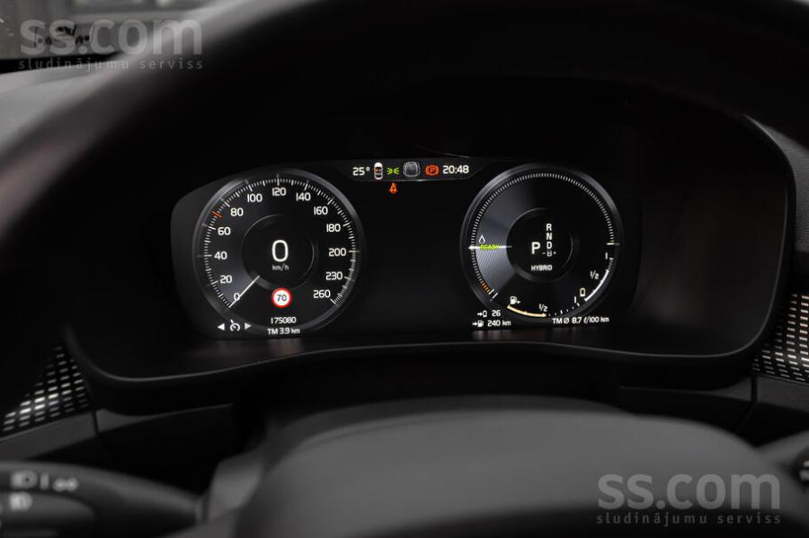 Melns Volvo XC40 2022 Jelgava, ar dzinēja tilpumu 1.50 L un nobraukumu 175 tūkst. km par 22500 €, foto 18 vietnē AUTOMOTO.COM.LV