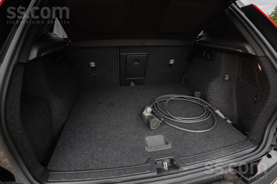 Melns Volvo XC40 2022 Jelgava, ar dzinēja tilpumu 1.50 L un nobraukumu 175 tūkst. km par 22500 €, foto 25 vietnē AUTOMOTO.COM.LV