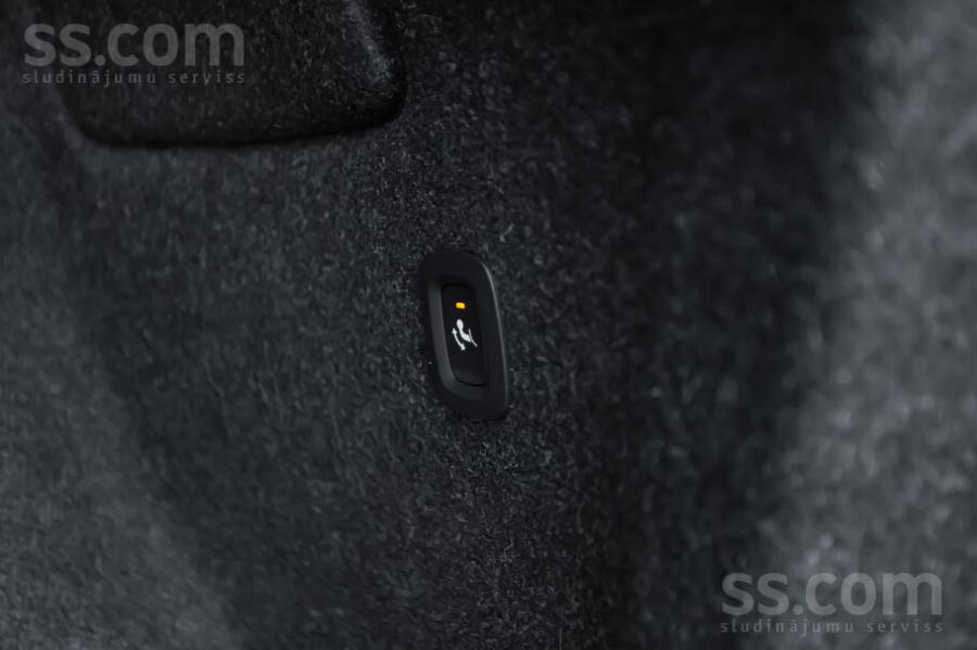 Melns Volvo XC40 2022 Jelgava, ar dzinēja tilpumu 1.50 L un nobraukumu 175 tūkst. km par 22500 €, foto 26 vietnē AUTOMOTO.COM.LV
