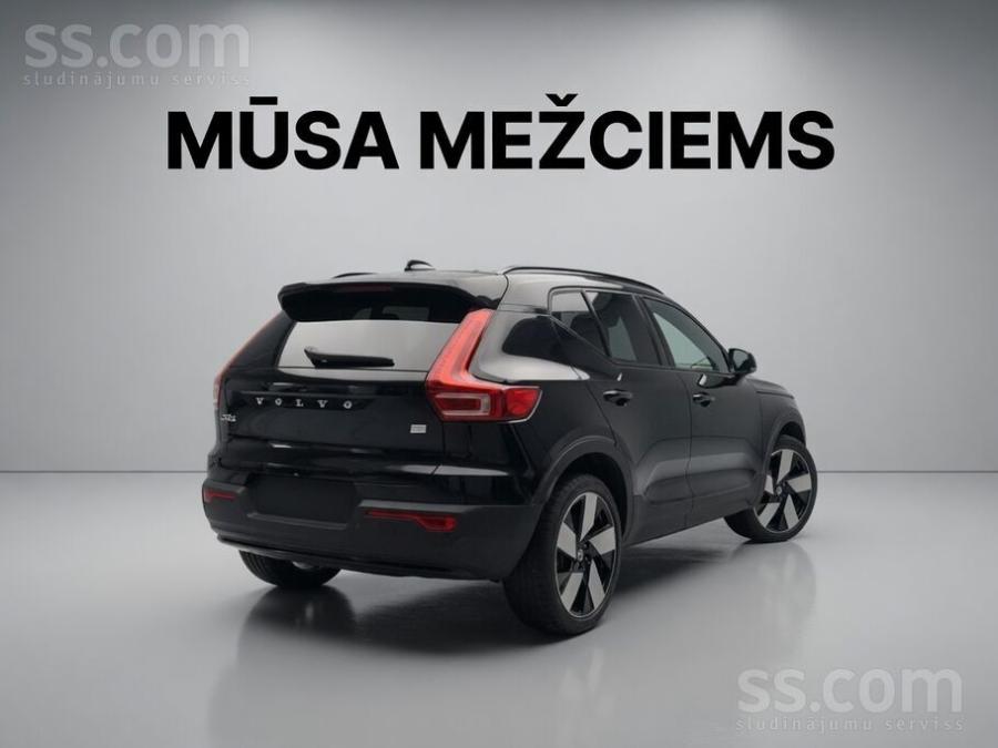 Melns Volvo XC40 2022 Rīga, ar dzinēja tilpumu 0.00 L un nobraukumu 86 tūkst. km par 30990 €, foto 3 vietnē AUTOMOTO.COM.LV