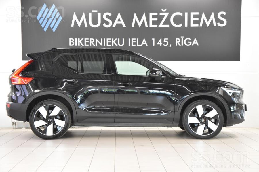 Melns Volvo XC40 2022 Rīga, ar dzinēja tilpumu 0.00 L un nobraukumu 86 tūkst. km par 30990 €, foto 5 vietnē AUTOMOTO.COM.LV