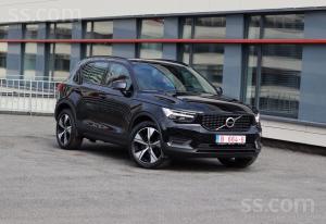 Black Volvo XC40 2022 in Riga, with an engine capacity of 1.50 L and mileage of 40 thousand km for 25780 €, photo  on AUTOMOTO.COM.LV