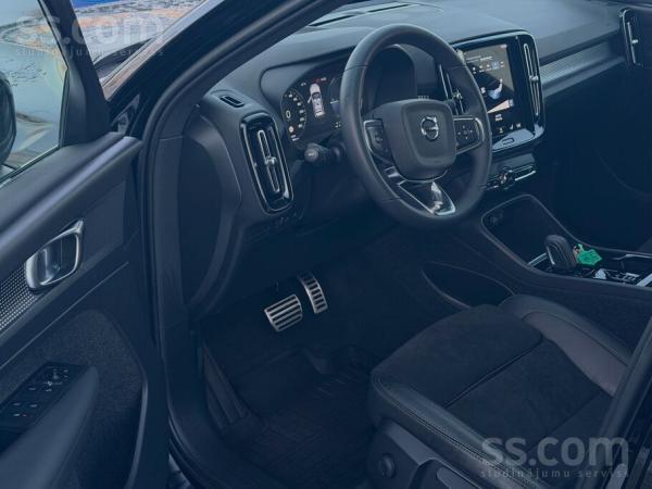 Черный Вольво XC40 2022 в Рига, объемом двигателя 1.50 л и пробегом 40 тыс. км за 25780 €, фото 7 на AUTOMOTO.COM.LV