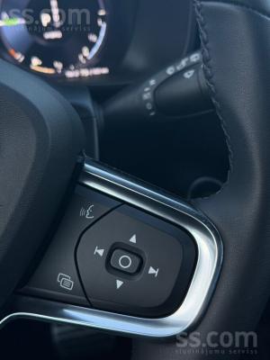 Black Volvo XC40 2022 in Riga, with an engine capacity of 1.50 L and mileage of 40 thousand km for 25780 €, photo 17 on AUTOMOTO.COM.LV