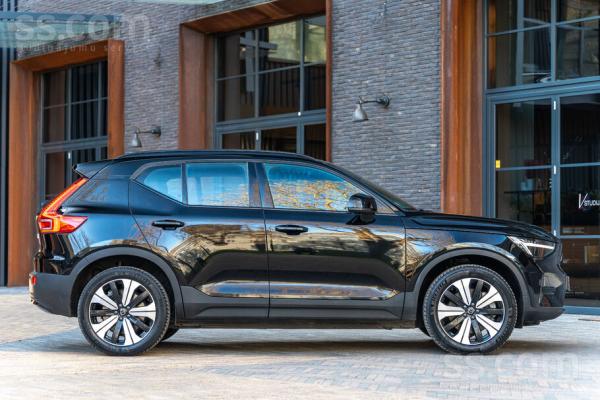 Черный Вольво XC40 2022 в Рига, объемом двигателя 2.00 л и пробегом 63 тыс. км за 26990 €, фото 5 на AUTOMOTO.COM.LV