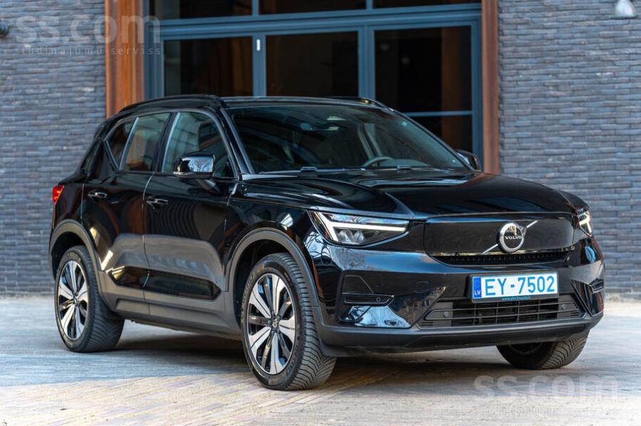 Черный Вольво XC40 2022 в Рига, объемом двигателя 2.00 л и пробегом 63 тыс. км за 26990 €, фото 3 на AUTOMOTO.COM.LV