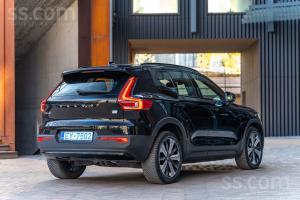 Черный Вольво XC40 2022 в Рига, объемом двигателя 2.00 л и пробегом 63 тыс. км за 26990 €, фото 4 на AUTOMOTO.COM.LV