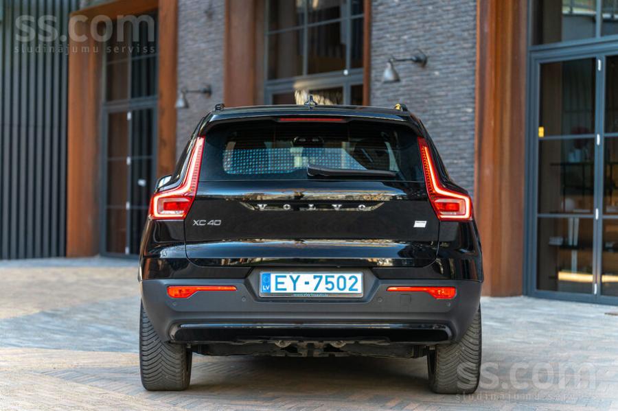 Черный Вольво XC40 2022 в Рига, объемом двигателя 2.00 л и пробегом 63 тыс. км за 26990 €, фото 9 на AUTOMOTO.COM.LV