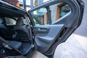 Черный Вольво XC40 2022 в Рига, объемом двигателя 2.00 л и пробегом 63 тыс. км за 26990 €, фото 18 на AUTOMOTO.COM.LV