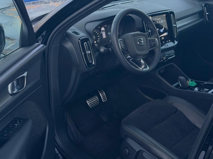 Черный Вольво XC40 2022 в Рига, объемом двигателя 1.50 л и пробегом 40 тыс. км за 27780 €, фото 5 на AUTOMOTO.COM.LV