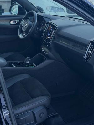 Черный Вольво XC40 2022 в Рига, объемом двигателя 1.50 л и пробегом 40 тыс. км за 27780 €, фото 6 на AUTOMOTO.COM.LV