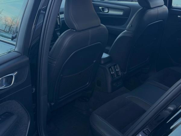 Melns Volvo XC40 2022 Rīga, ar dzinēja tilpumu 1.50 L un nobraukumu 40 tūkst. km par 27780 €, foto 6 vietnē AUTOMOTO.COM.LV
