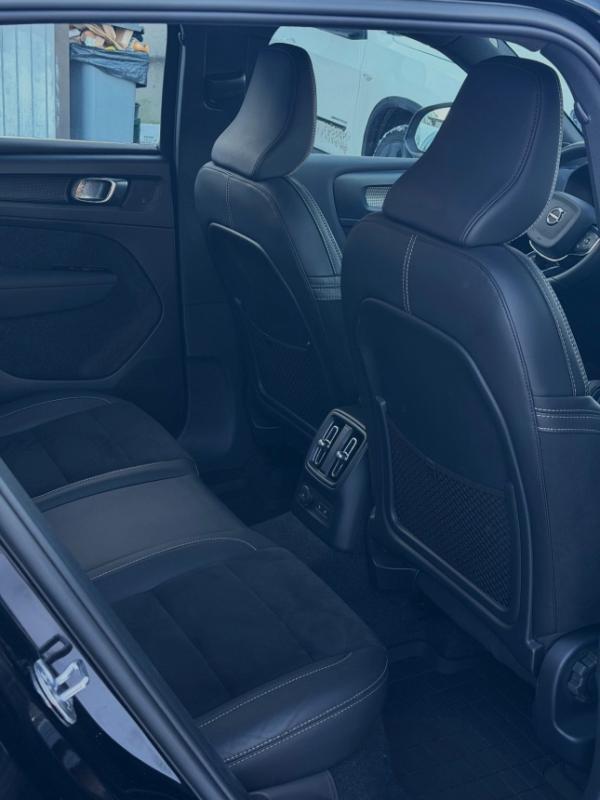 Melns Volvo XC40 2022 Rīga, ar dzinēja tilpumu 1.50 L un nobraukumu 40 tūkst. km par 27780 €, foto 7 vietnē AUTOMOTO.COM.LV