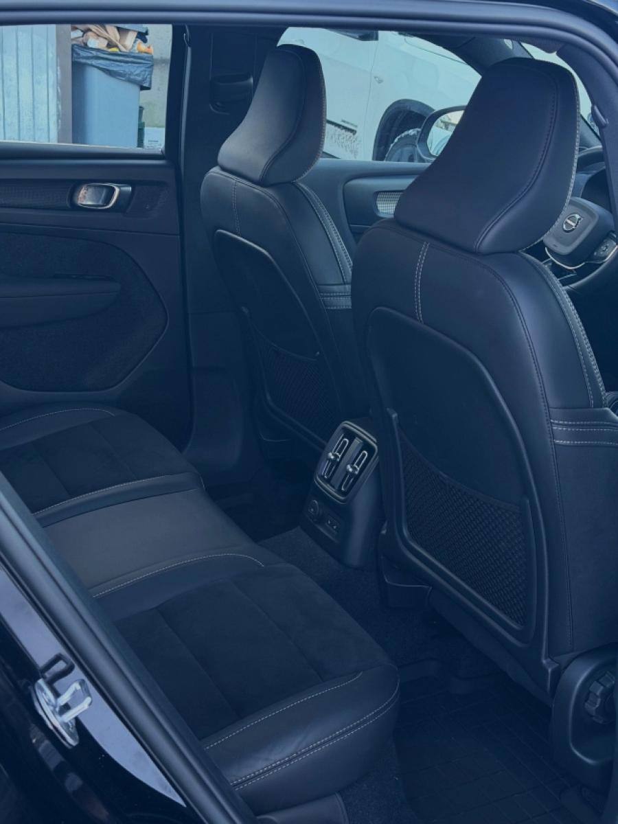 Черный Вольво XC40 2022 в Рига, объемом двигателя 1.50 л и пробегом 40 тыс. км за 27780 €, фото 8 на AUTOMOTO.COM.LV