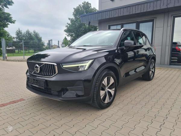 Черный Вольво XC40 2022 в Шяуляй, объемом двигателя 1.48 л и пробегом 152 тыс. км за 22978 €, фото 2 на AUTOMOTO.COM.LV