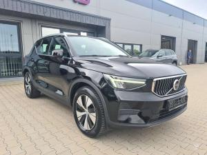 Black Volvo XC40 2022 in Siauliai, with an engine capacity of 1.48 L and mileage of 152 thousand km for 22978 €, photo 4 on AUTOMOTO.COM.LV