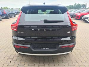 Black Volvo XC40 2022 in Siauliai, with an engine capacity of 1.48 L and mileage of 152 thousand km for 22978 €, photo 8 on AUTOMOTO.COM.LV