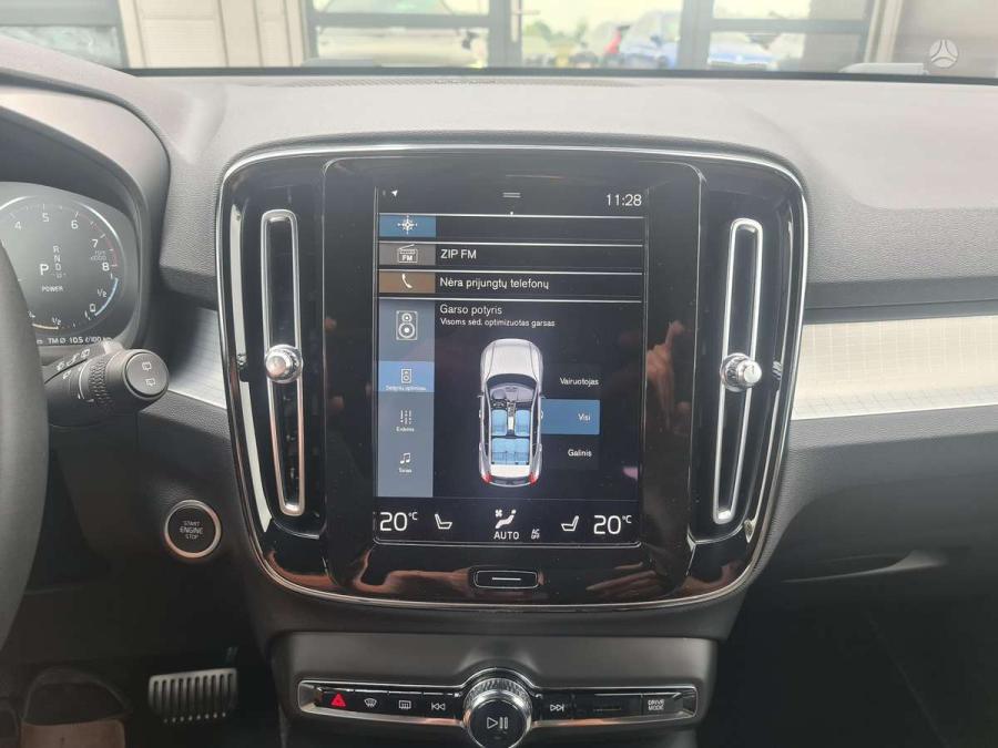 Black Volvo XC40 2022 in Siauliai, with an engine capacity of 1.48 L and mileage of 152 thousand km for 22978 €, photo 26 on AUTOMOTO.COM.LV