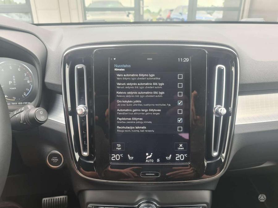 Black Volvo XC40 2022 in Siauliai, with an engine capacity of 1.48 L and mileage of 152 thousand km for 22978 €, photo 27 on AUTOMOTO.COM.LV