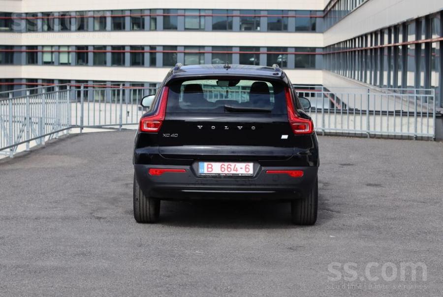 Melns Volvo XC40 2022 Rīga, ar dzinēja tilpumu 1.50 L un nobraukumu 40 tūkst. km par 25580 €, foto 6 vietnē AUTOMOTO.COM.LV