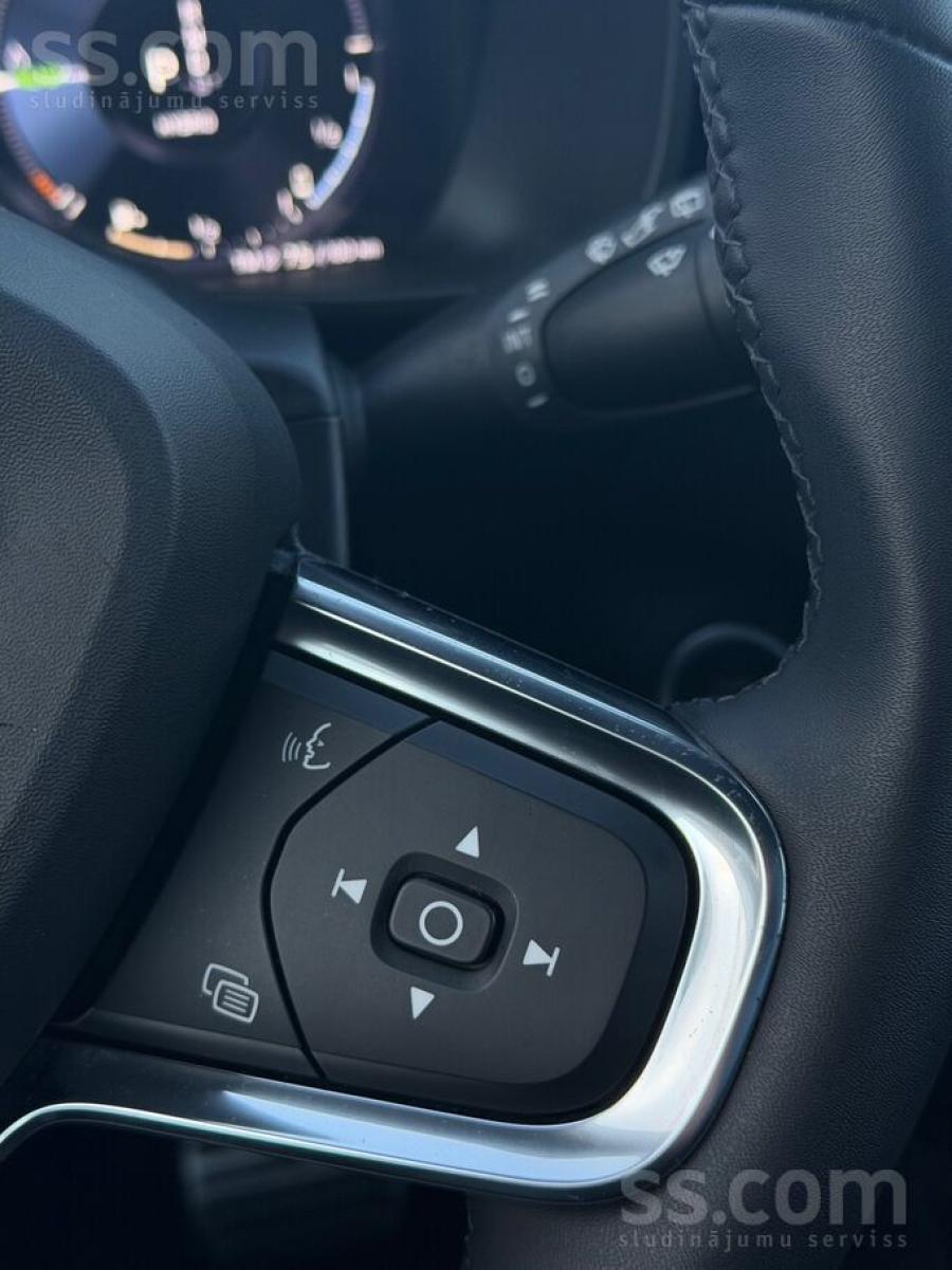 Melns Volvo XC40 2022 Rīga, ar dzinēja tilpumu 1.50 L un nobraukumu 40 tūkst. km par 25580 €, foto 17 vietnē AUTOMOTO.COM.LV