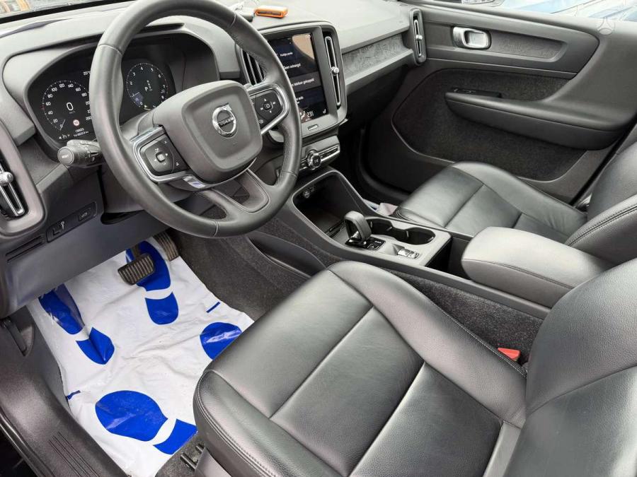 Черный Вольво XC40 2022 в Вильнюс, объемом двигателя 1.48 л и пробегом 157 тыс. км за 19990 €, фото 12 на AUTOMOTO.COM.LV
