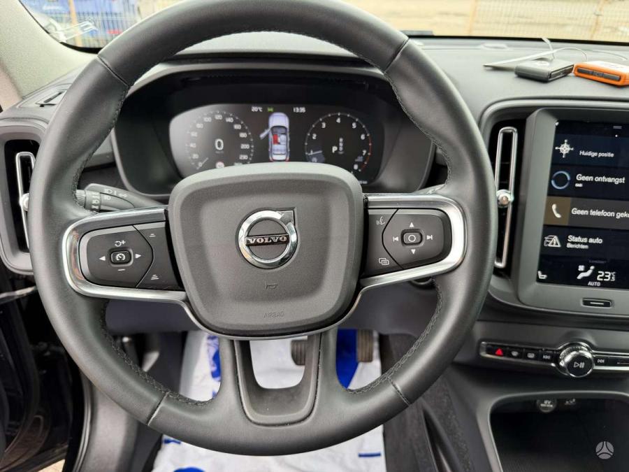 Черный Вольво XC40 2022 в Вильнюс, объемом двигателя 1.48 л и пробегом 157 тыс. км за 19990 €, фото 15 на AUTOMOTO.COM.LV